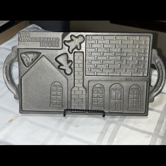 JOHN WRIGHT | Kitchen | Gingerbread House Cast Iron Bakeware | Poshmark